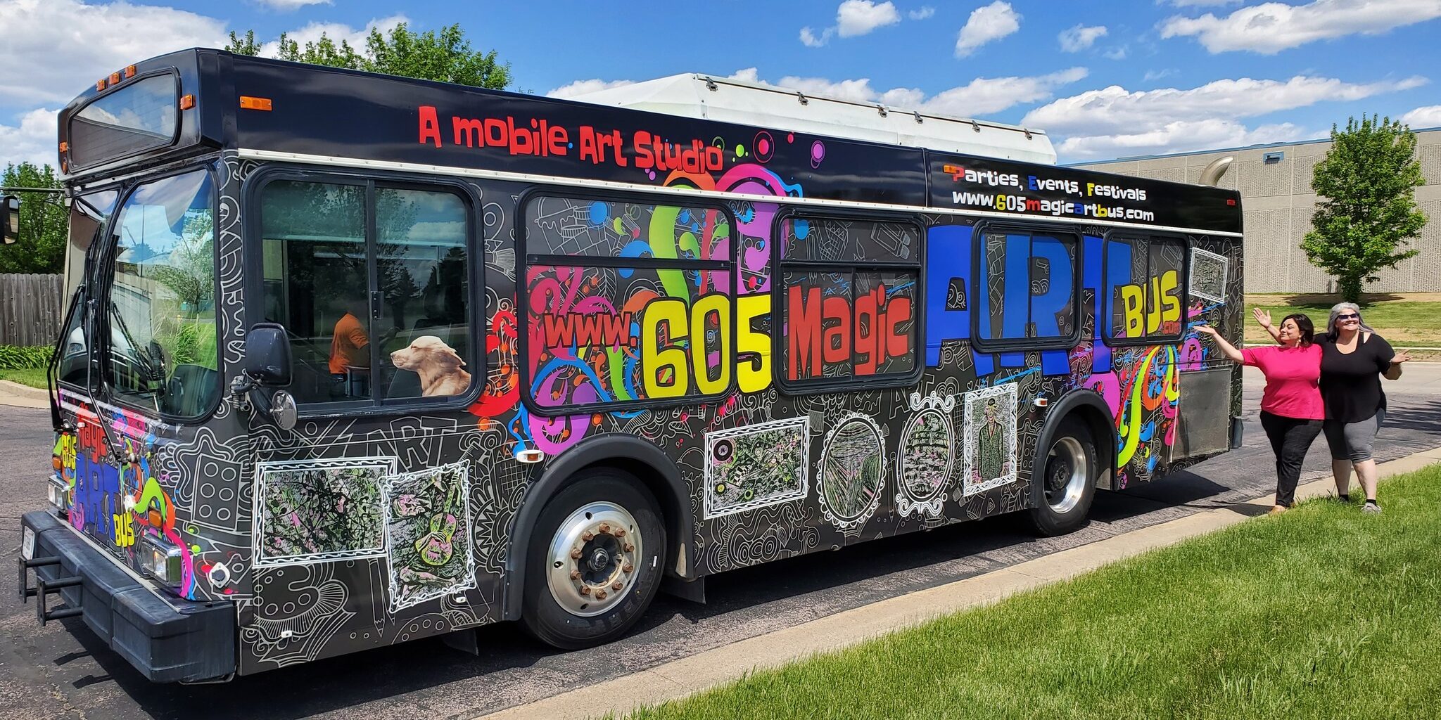 605 Magic Art Bus nearly ready to open - Pigeon605