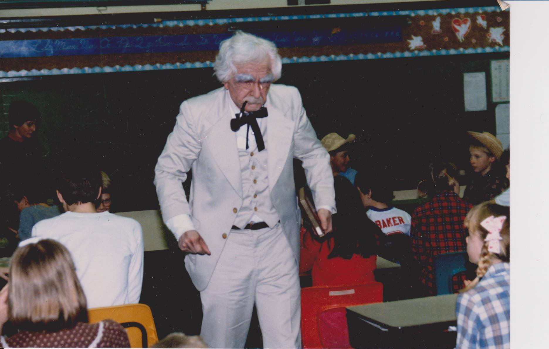 From Santa to Scrooge: Tom Roberts delivers Christmas memories on stage ...