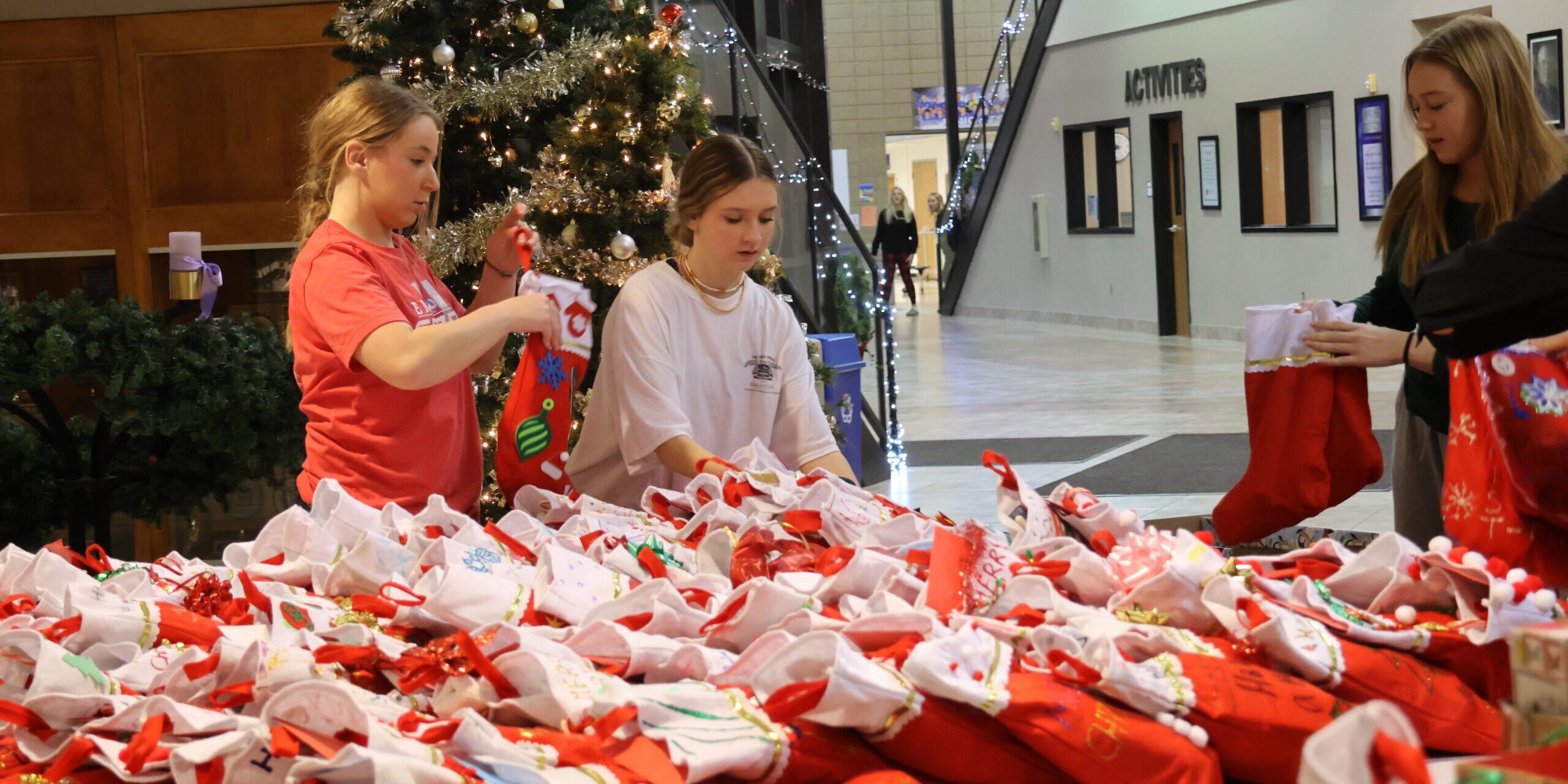 Embracing the true spirit of Christmas through giving, service: A ...