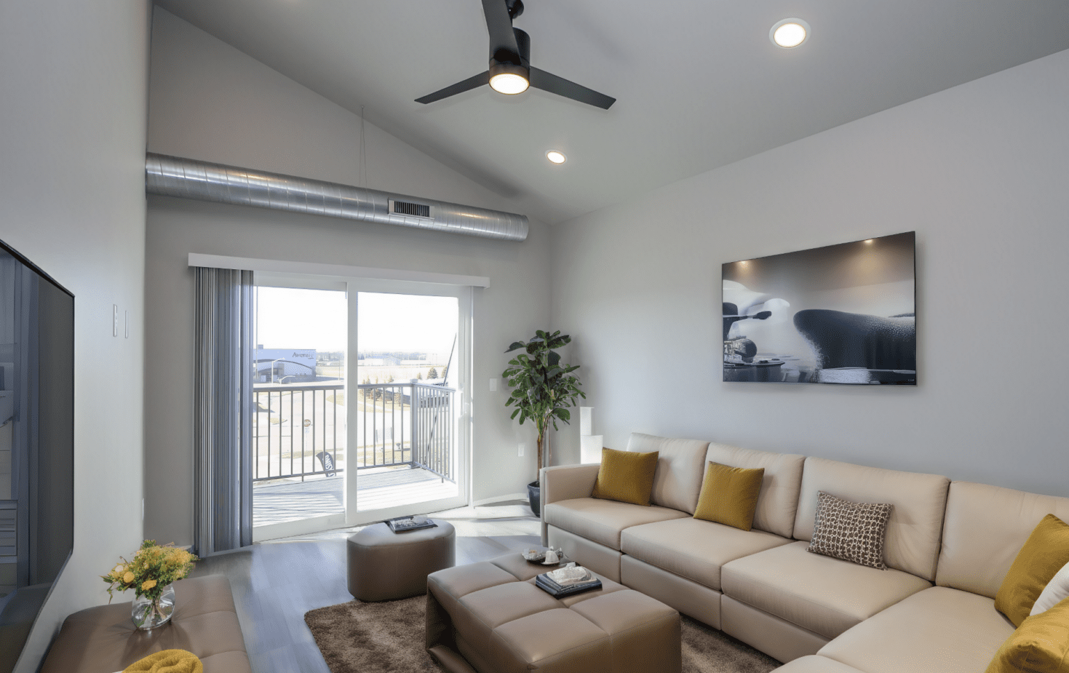 Apartment of the Week: Prairie Towers - Pigeon605