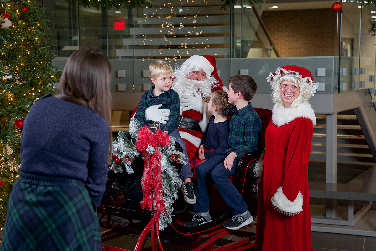 Santa is real — and he has a deep connection to this Sioux Falls bank ...