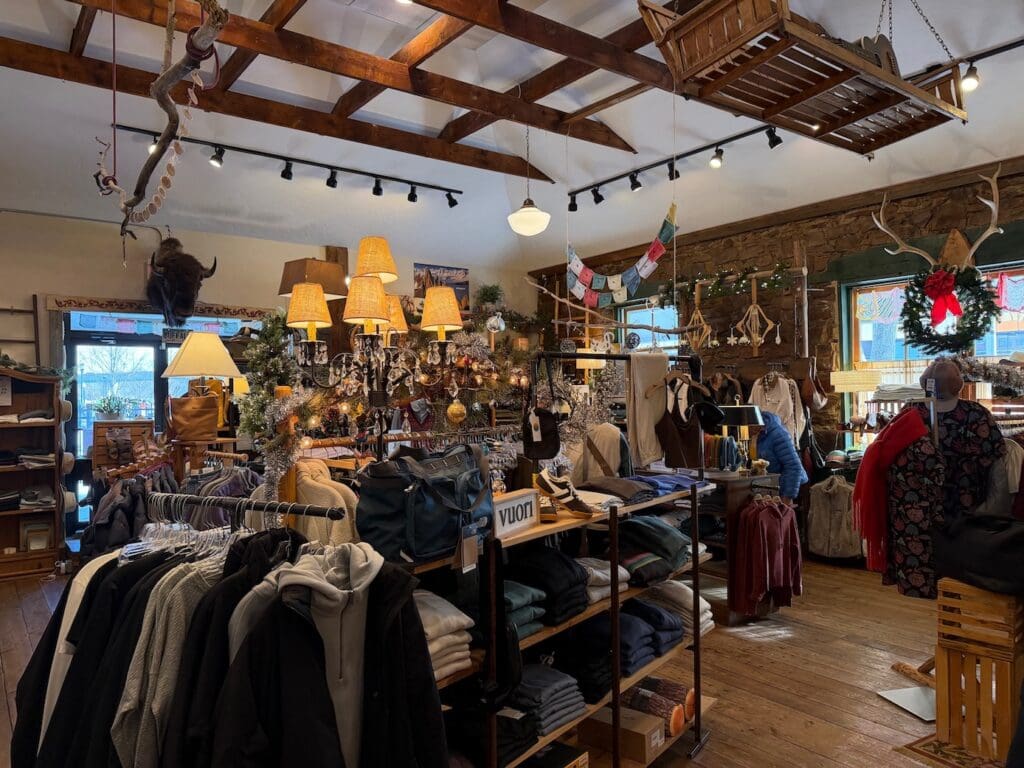 Need a last-minute gift? Your downtown shopping guide is waiting ...